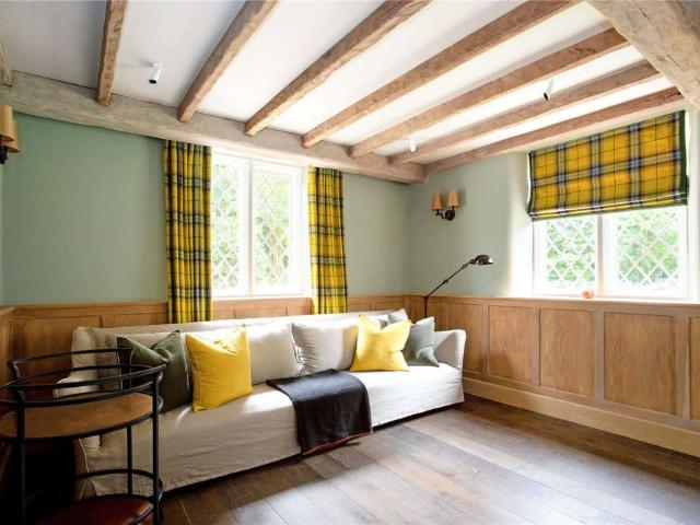 A stunning country retreat situated in the heart of the popular village of Swinbrook