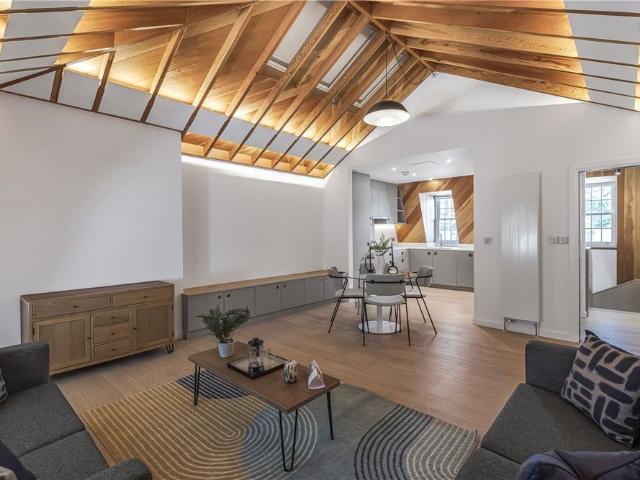 A stunning split level two bedroom flat on Marylebone High Street