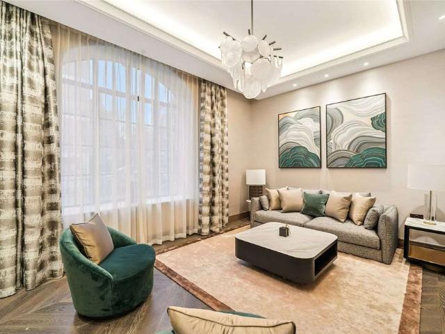 A stunning two bedroom apartment at 8 Chesterfield Hill, fully furnished to a high standard