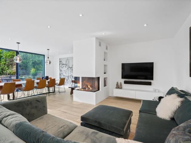 A stunning waterfront 6 bedroom property located on the banks of the River Wey, completed to a high standard and a walk to Weybridge town centre