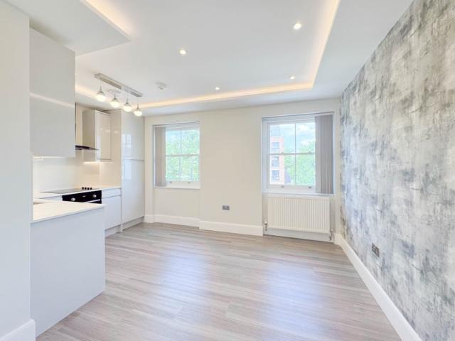 A stunning 1 bedroom flat in N7