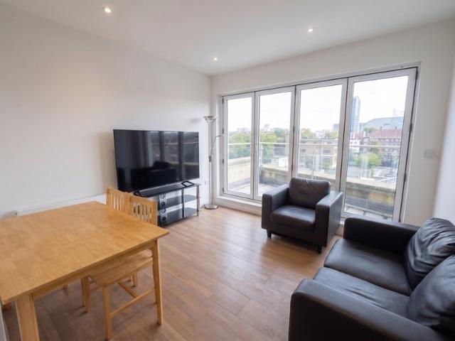 A stunning 3 bedroom 2 bathroom flat in Euston NW1