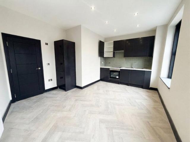 A stunning 3 bedroom 3 bathroom maisonette in SE14