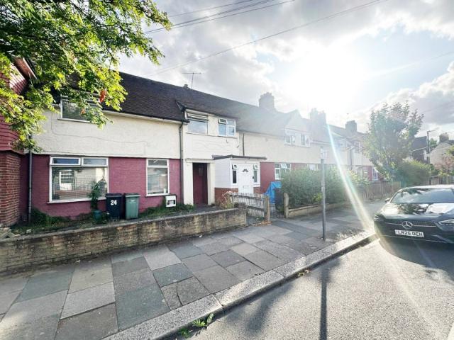 A stunning 3 bedroom terraced house is set within