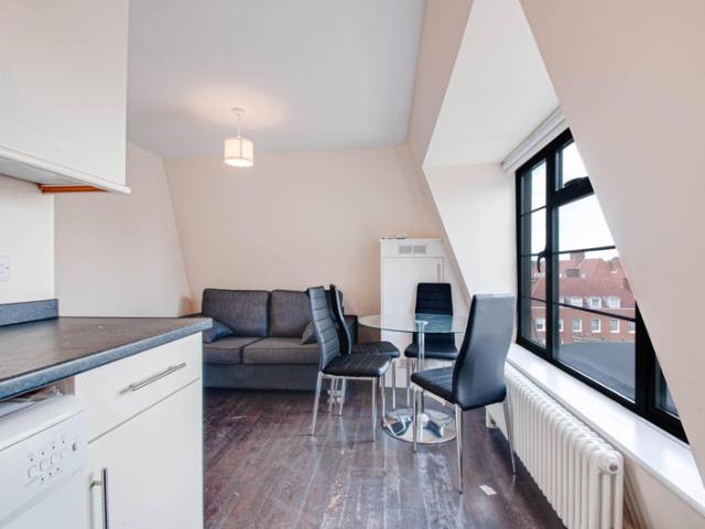 A stunnning 2 double bedroom apartment in Euston