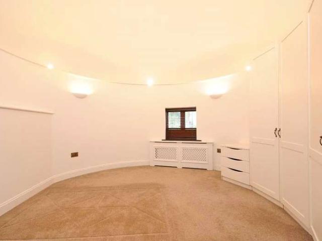 A stylish oast house set in a stunning location adjacent to the gardens of Chartwell House