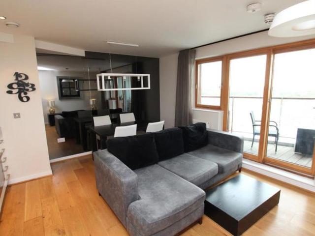 A superb 10th floor property with views out over the city. * Video Tour Available