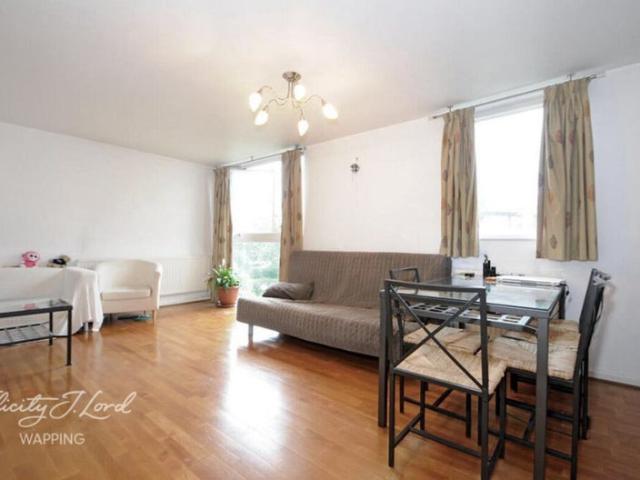 A superb 1 bed near St Katharine Dock