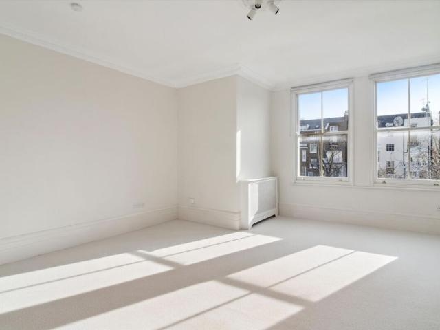 A superb two bedroom apartment in Holland Park, W11