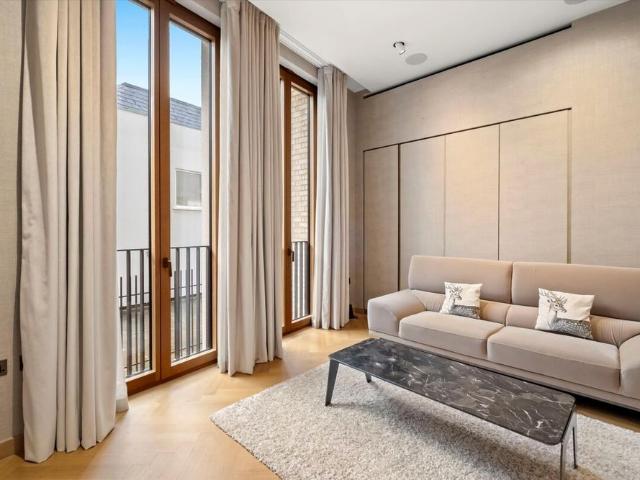 A superb two bedroom apartment located at the northern end of De Vere Gardens, within the prestigious ‘One Kensington Gardens’ development