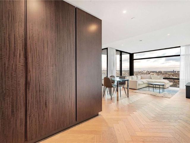 A superb modern apartment with impressive views