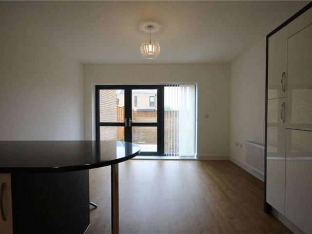 A superb, modern four bedroom contemporary townhouse in Trumpington
