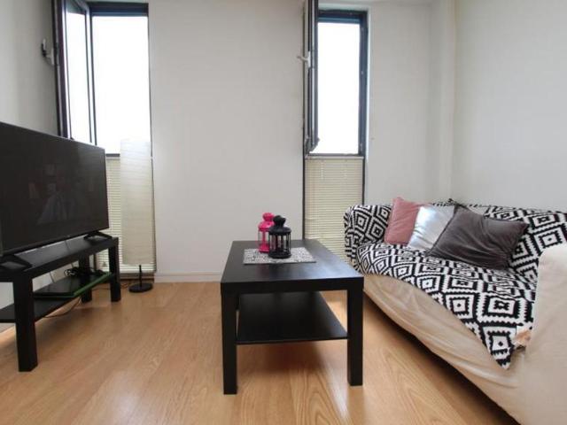 A superb, one bedroom property with great views over Bristol. A short walk to the City Centre and Temple Meads station! *Video tour available