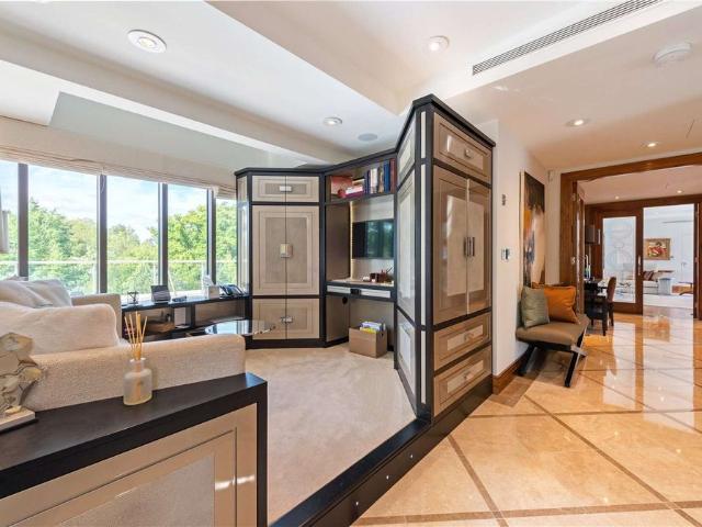 A superb penthouse apartment in Sunningdale