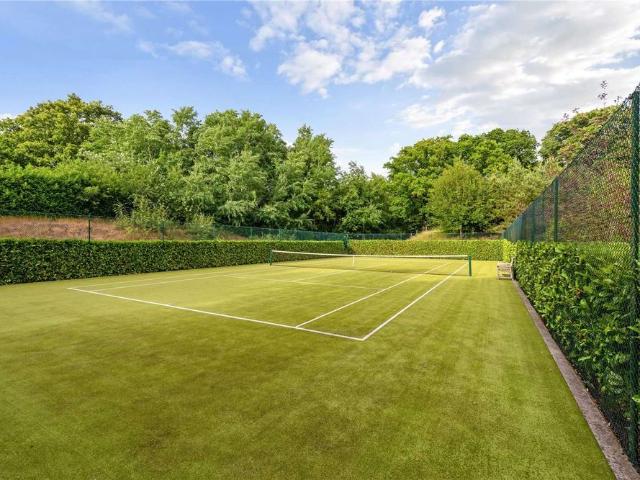 A superb penthouse apartment in Sunningdale