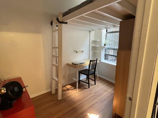 A small BR in LES for $1200 from August 1st