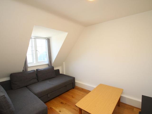 A South End, Croydon CR0, 1 bed flat to rent, £1,300 pcm | PrimeLocation