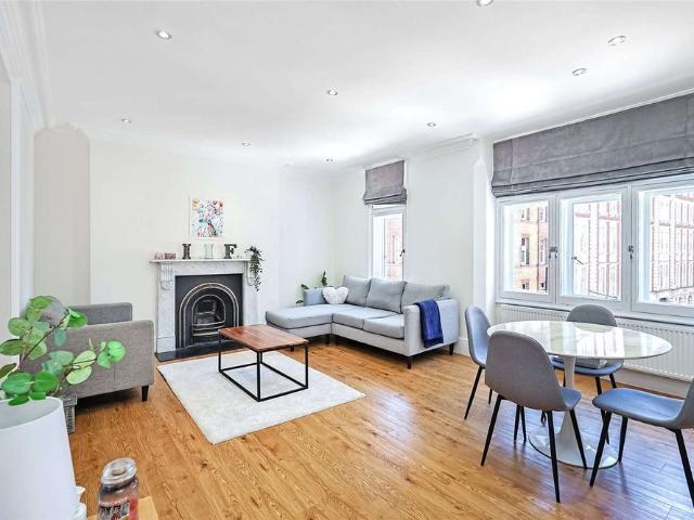 A spacious and well presented two bedroom apartment in the heart of Fitzrovia