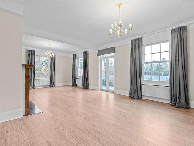A spacious and fully refurbished four bedroom family home situated within Windlesham Arboretum
