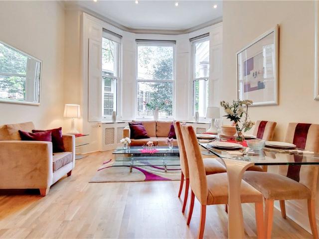 A spacious recently refurbished one bedroom flat on the raised ground floor of a period conversion with high ceilings moments from Gloucester Road Tube. Minimum Tenancy Length: 12 months EPC rating C | Council Tax Band D
