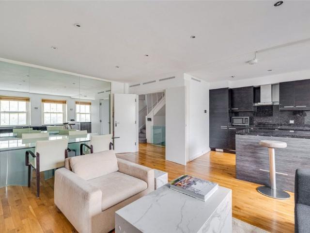 A spacious three double bedroom duplex apartment on one of Knightsbridge`s premier garden squares. The bright redecorated property is laid out over the top two floors 3rd & 4th and has been refurbished to a high standard. EPC rating D | Council Tax Band H