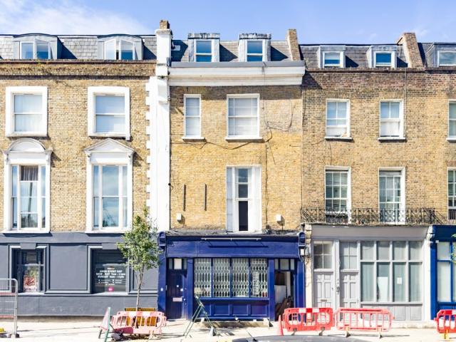 A spacious 2 bedroom apartment in Camden NW1