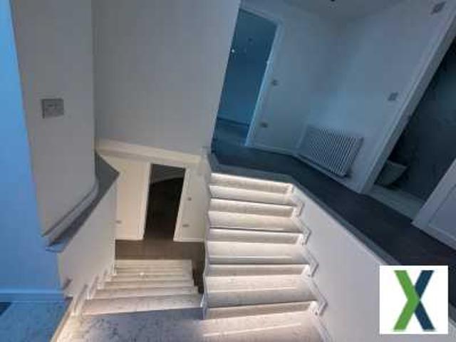 ? A SPACIOUS 4/5 BEDROOM HOUSE FOR RENT IG6