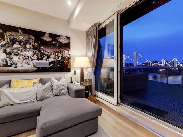 A spectacular two bedroom apartment with a rare private terrace