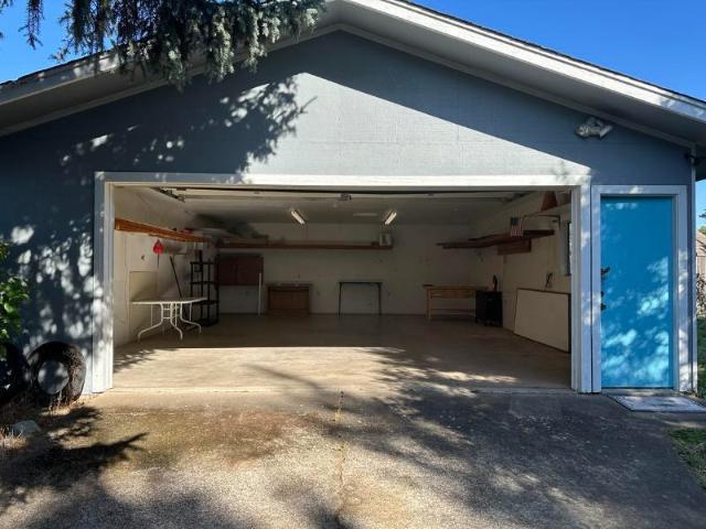 A _square_foot detached garage on private propert
