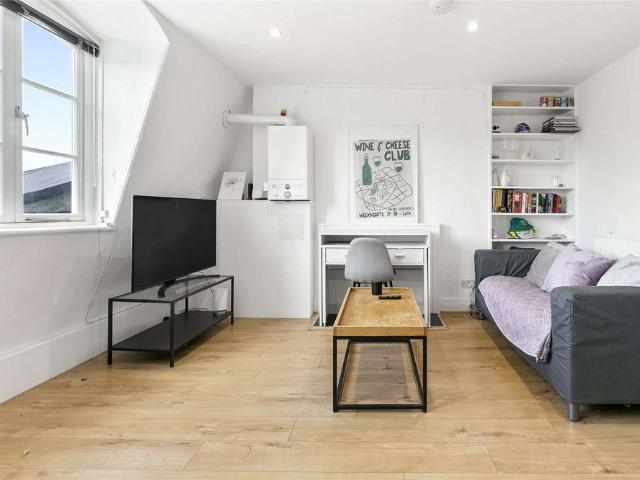 A two bedroom flat close to Clapham Common