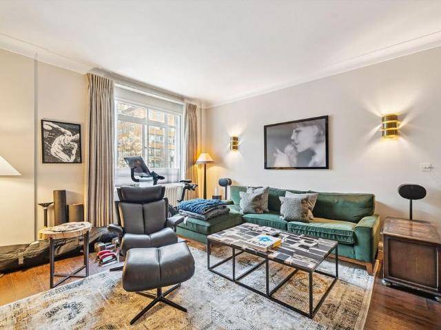 A three bedroom apartment to rent in Marylebone W1
