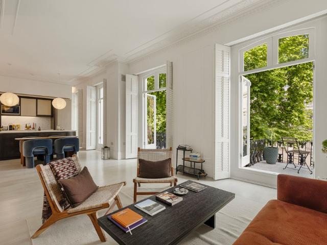 A Three Bedroom Lateral Apartment on Westbourne Gardens, Bayswater