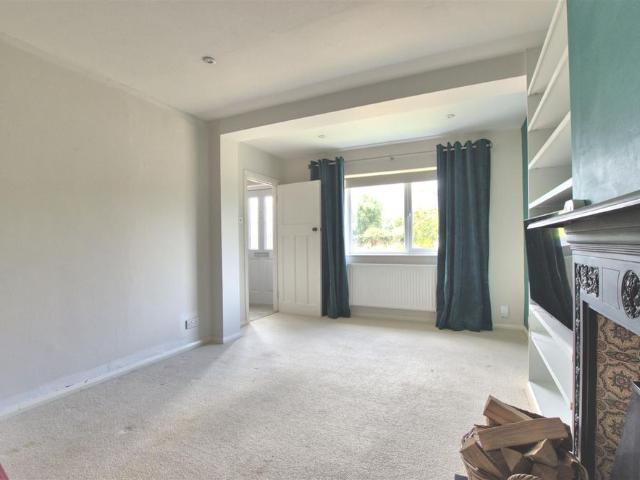 A three bedroom semi detached home currently undergoing redecoration boasting beautiful gardens and idyllic countryside views. Situated in the ideal location for Addenbrookes, Babraham Science Park, M11 & A11