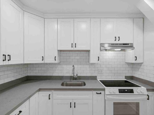 A Timeless Retreat with Old 1 Bedroom Apartment for Rent at 1027 Bellevue Ct E, Seattle, WA 98102 Broadway