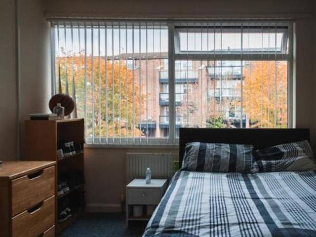 A Trendlewood Park, Bristol, 5 Bedroom House