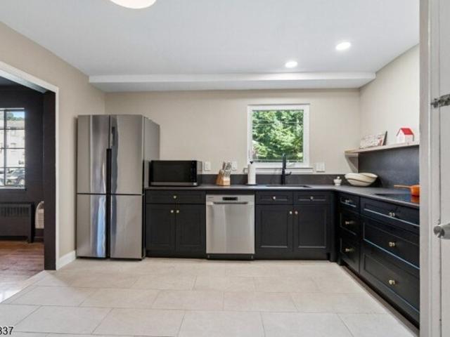 A Troy Dr, Springfield, Home For Sale