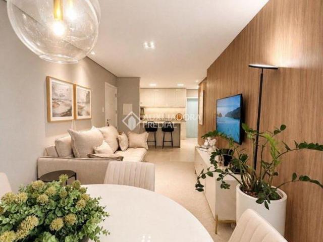 A uma quadra do Parcão no Moinhos de Vento reformado 3 quartos e mobiliado