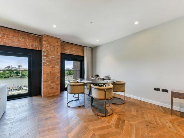 A unique and modern three bedroom apartment to rent in Switch House West, London SW11