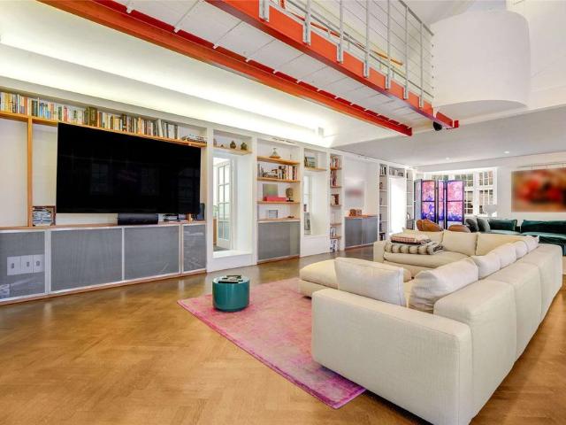 A unique and special three bedroom flat in Old Library Apartments