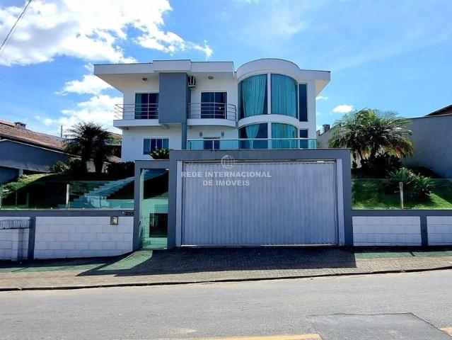 à venda Mansão de alto padrão de 302 m2, Gaspar, Brasil