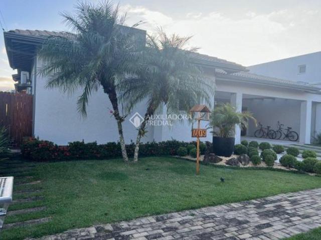 A venda maravilhosa casa em Atibaia, no condomínio Parque Shambala II