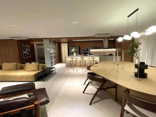 Apartamento a venda no Itaim 142 m², 2 vagas e depósito