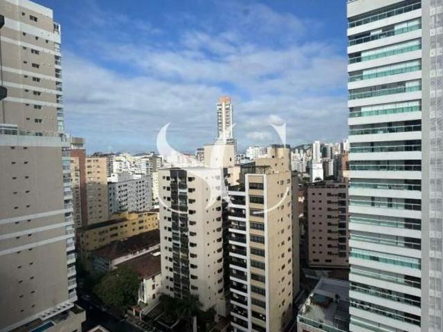 À Venda: Amplo Apartamento no Boqueirão 4 Quartos 2 Suítes com Closet