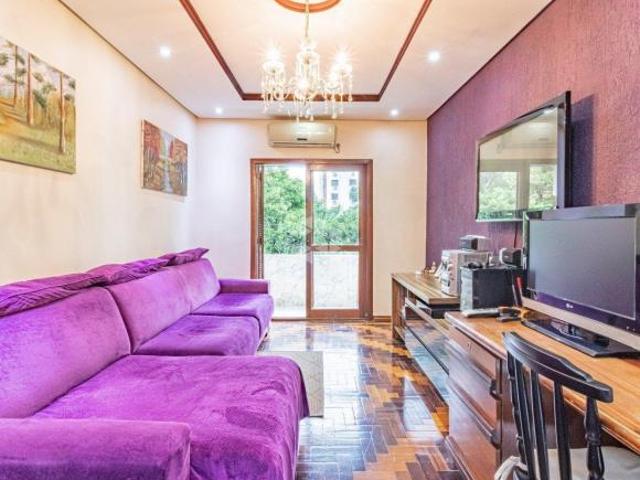 A venda apartamento de 5 dormitórios, no bairro Petrópolis, em Porto Alegre/RS