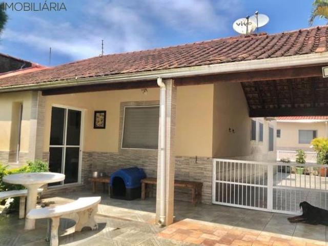 À venda: Casa com Piscina em Cibratel II Itanhaém