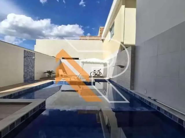 À Venda casa de Alto Padrão 7 quartos em Itaipu, Região Oceânica de Niterói RJ