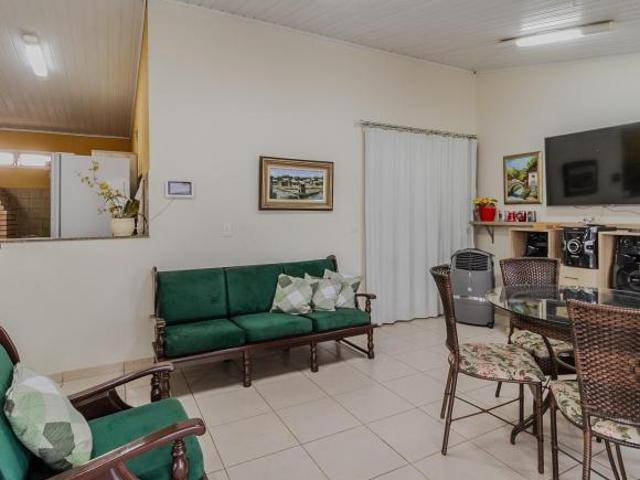 À VENDA | Casa HP5 na SHIGS 704 – Asa Sul | 3 andares | 5 a 6 quartos | 2 vagas