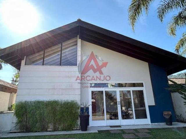 A Venda Casa Mobiliada em Condomínio Fechado em Ubatuba SP
