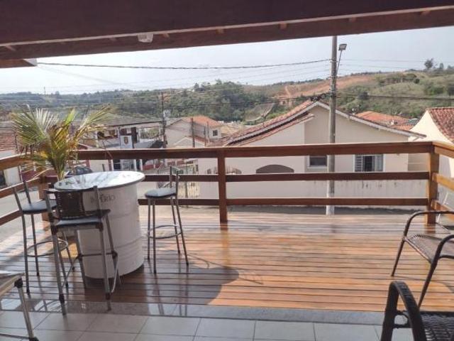 A venda duas casa integradas no centro para renda ou moradia em Pinhalzinho SP