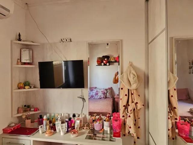 À Venda | 241 m², 3 quartos, amplo quintal e 3 vagas Barreiros, em São José